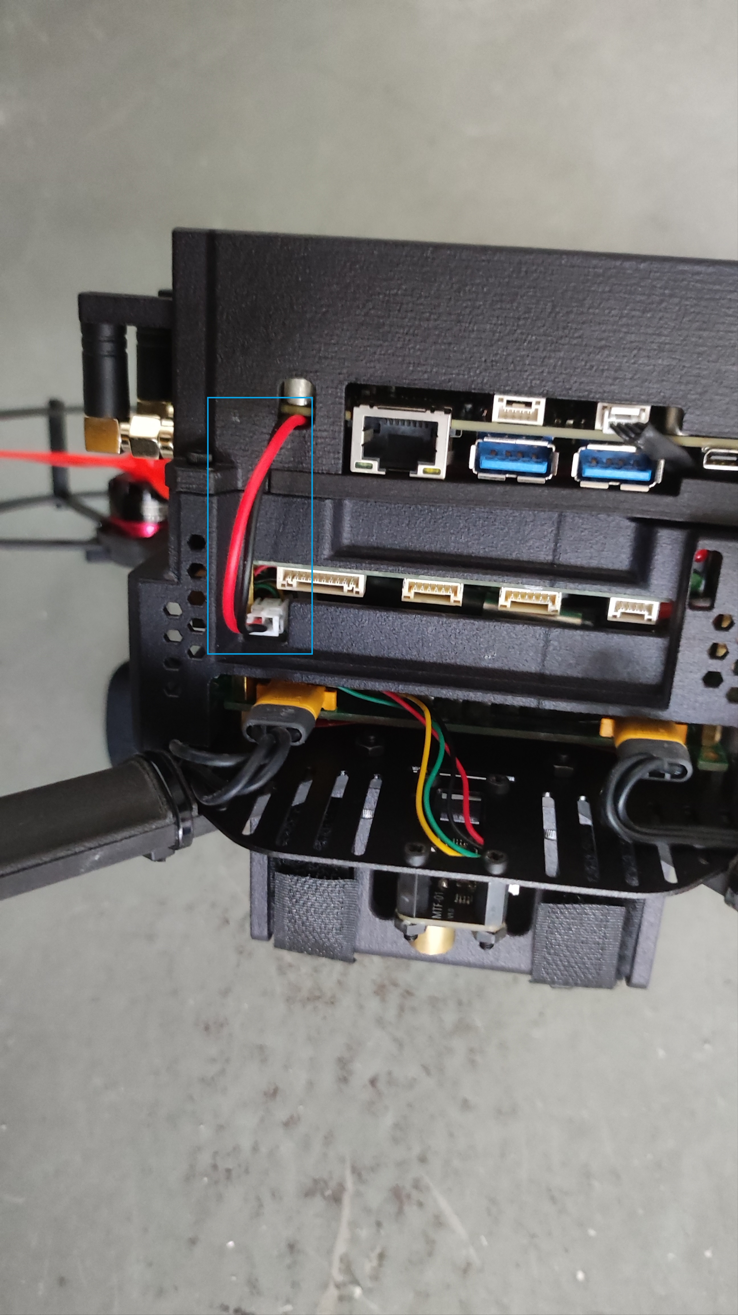 供电和编程界面 · Q300 Tutorial
